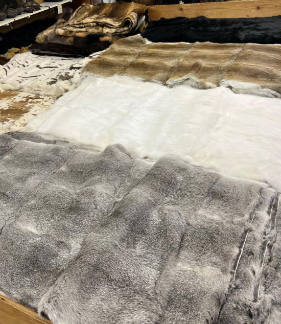 Rabbit Fur Plates – Bill Worb Furs Inc.