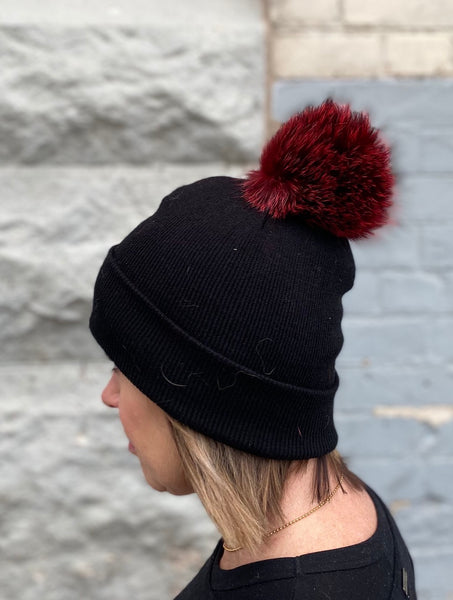 Ladies Acrylic Touque with pom pom – Bill Worb Furs Inc.