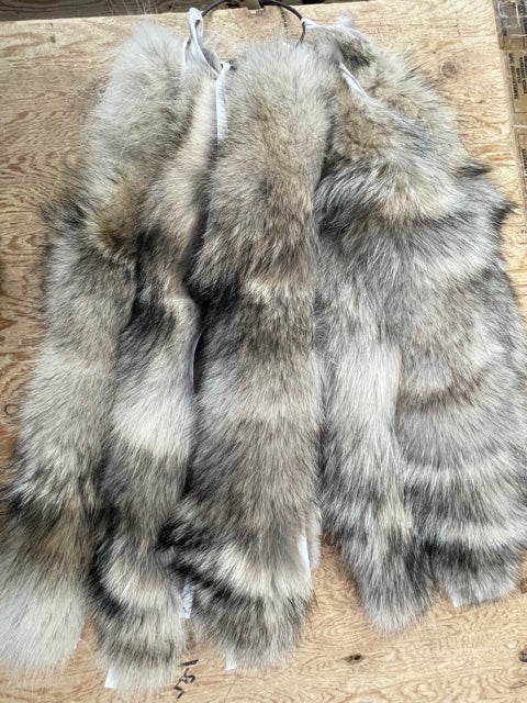 Timberwolf Parka Hood Ruffs – Bill Worb Furs Inc.